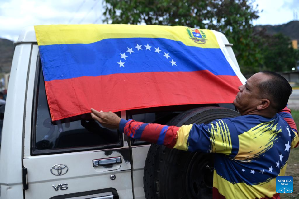 Transportistas de Venezuela se movilizan en Caracas para pedir ...